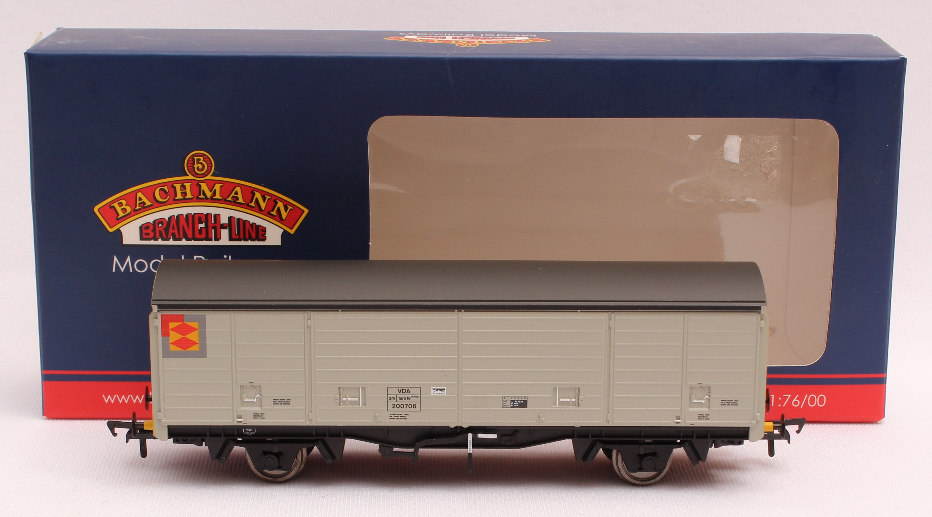 Pre-owned Bachmann 29 Tonne VDA Sliding Door Box Van BR Railfreight ...